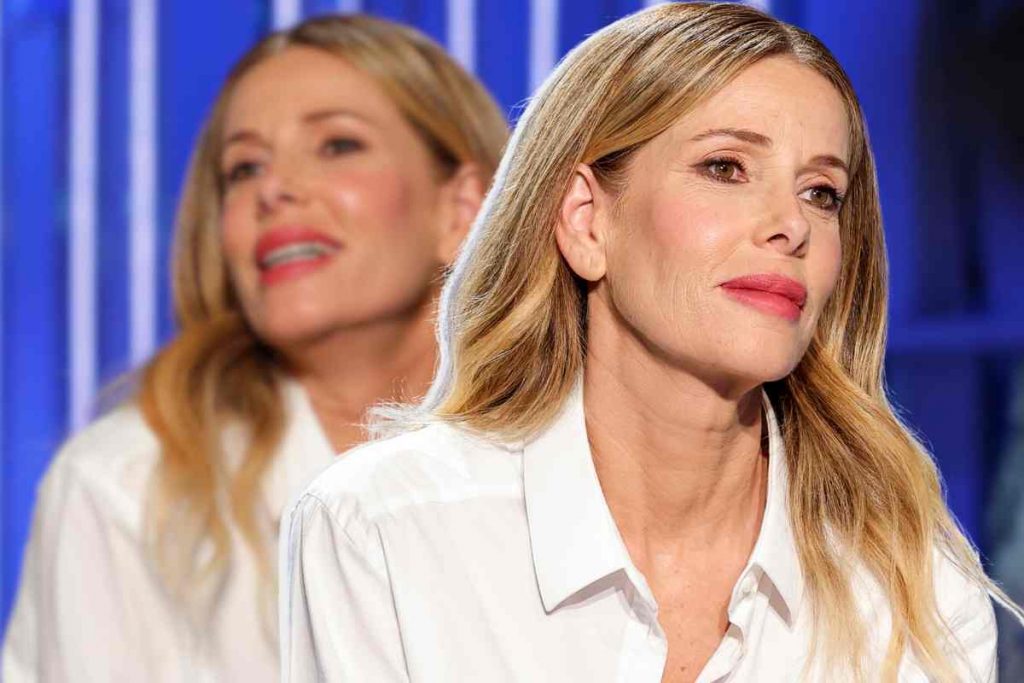 Alessia Marcuzzi, a 16 anni era già bellissima: capelli ricci e fisico da urlo | Lo scatto ...